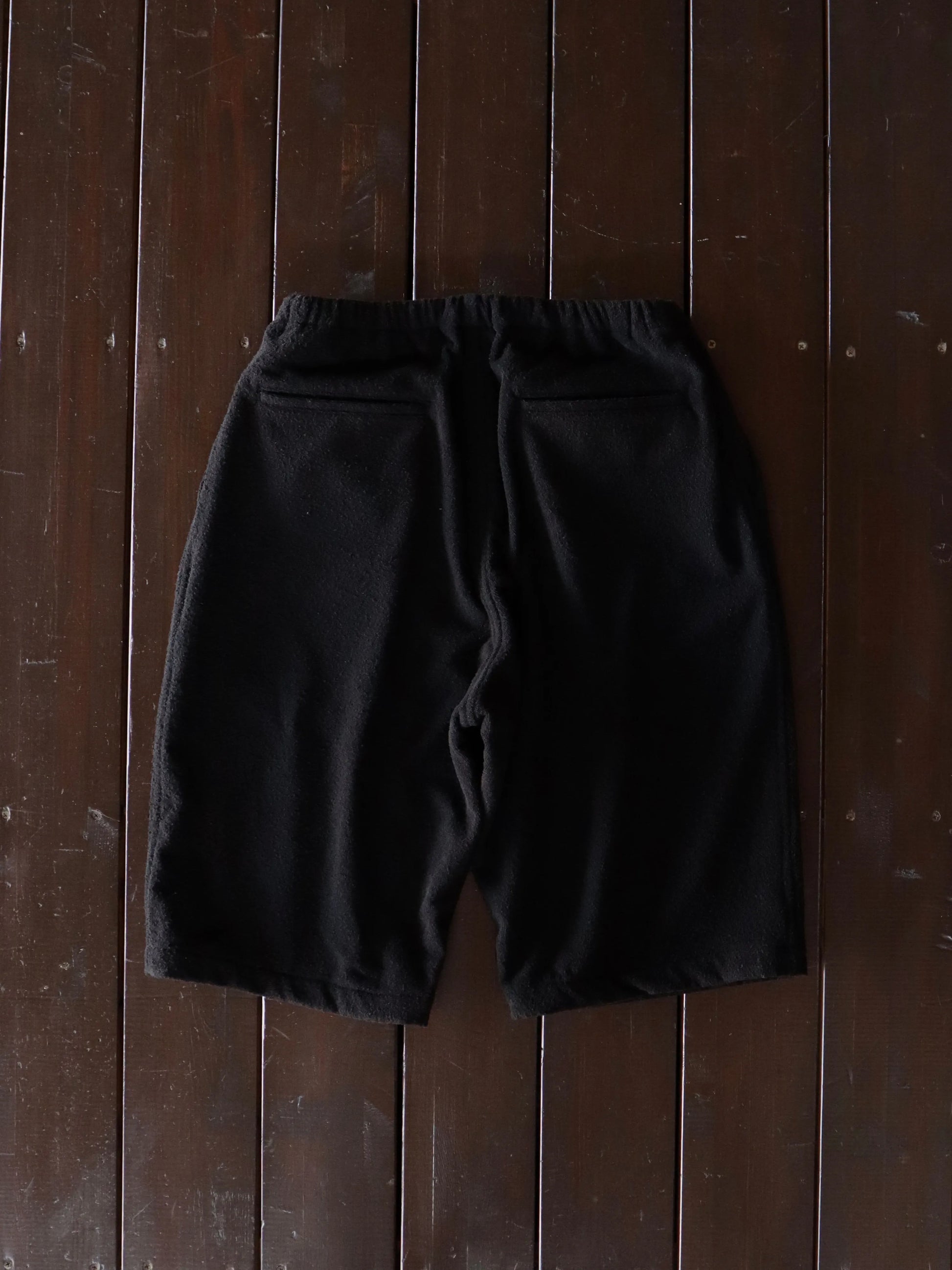 COMOLI Silk Pile Shorts BLACK | CASANOVA&CO